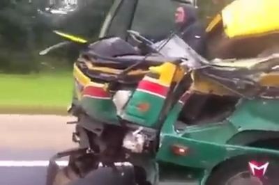 Shockingly badly damaged lorry still being driven on the road (Video)